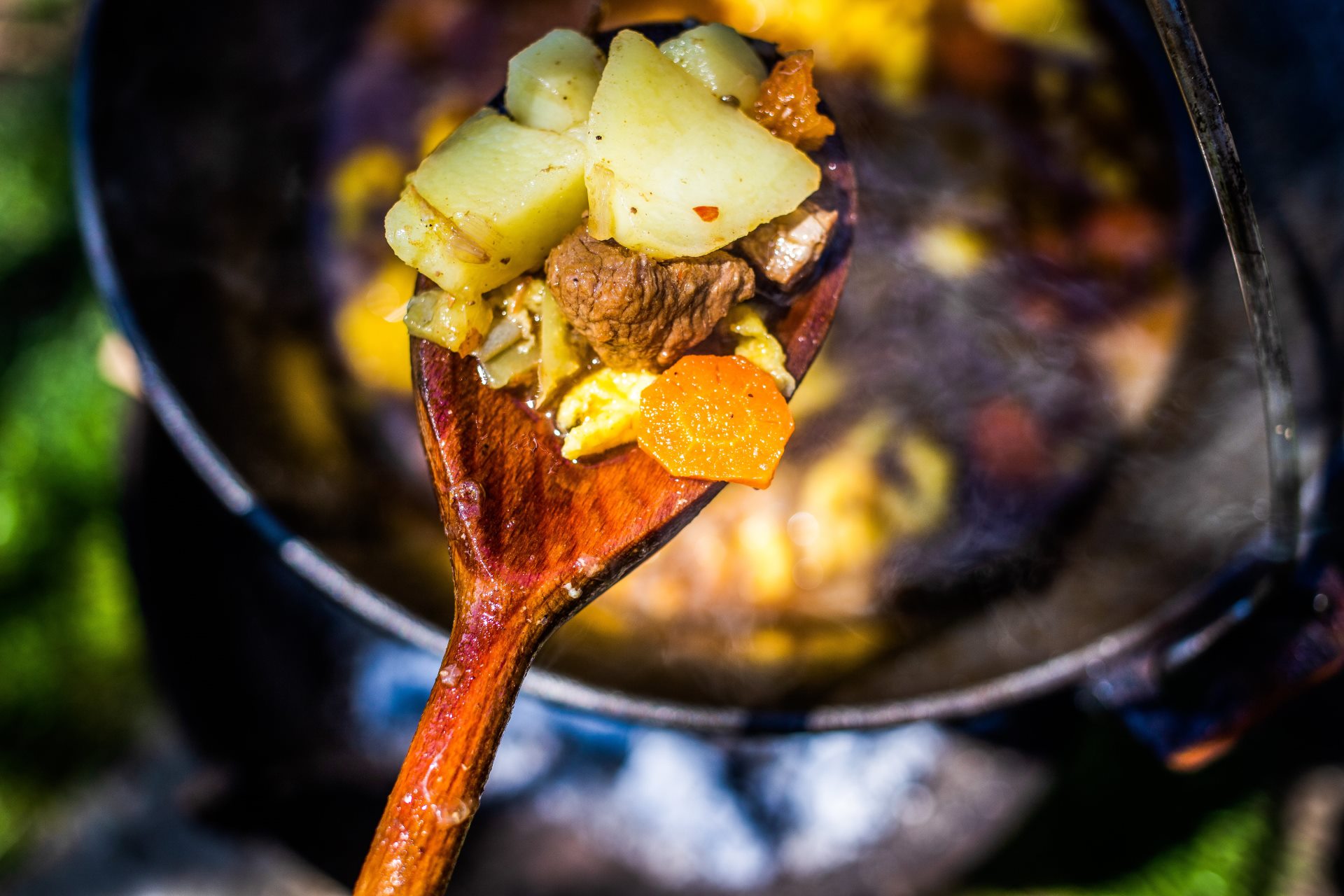 MANIFESTACIJA „VRAČARSKI KOTLIĆ”: Program za sve generacije ispred KUD ...